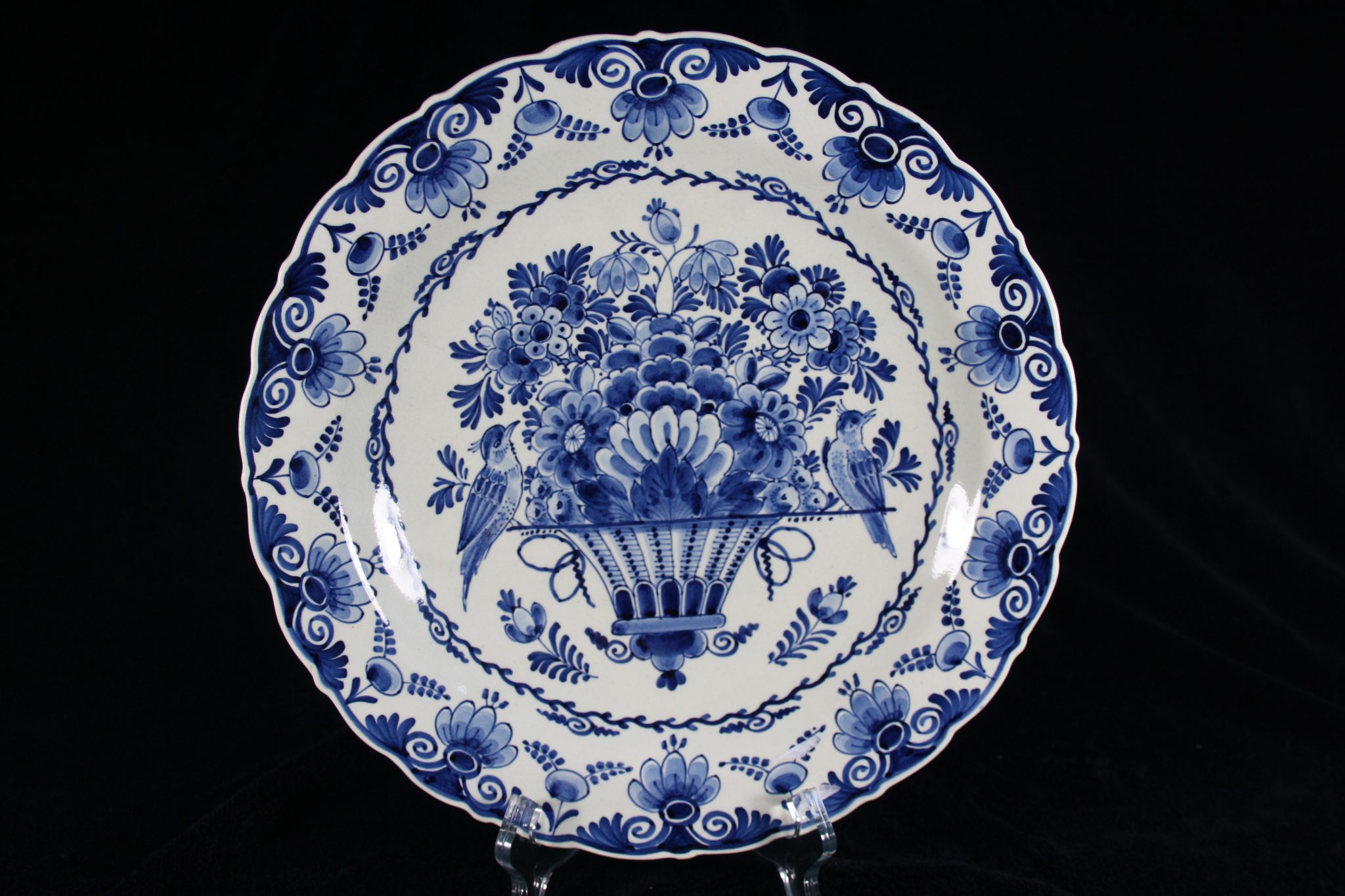 A01015 – Royal Delft wall plate in blue and white decorated with a ...